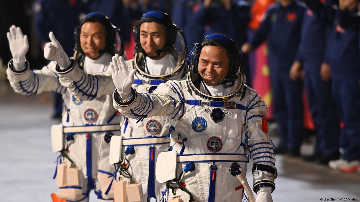 China launches youngest astronaut and 'space mice'