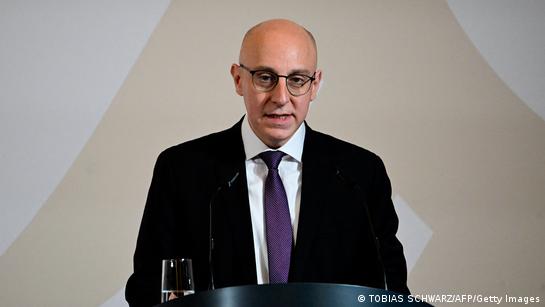 Sinan Selen Alman istihbaratına yeni yetkiler istiyor