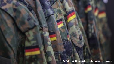 German coalition government agrees new military service plan