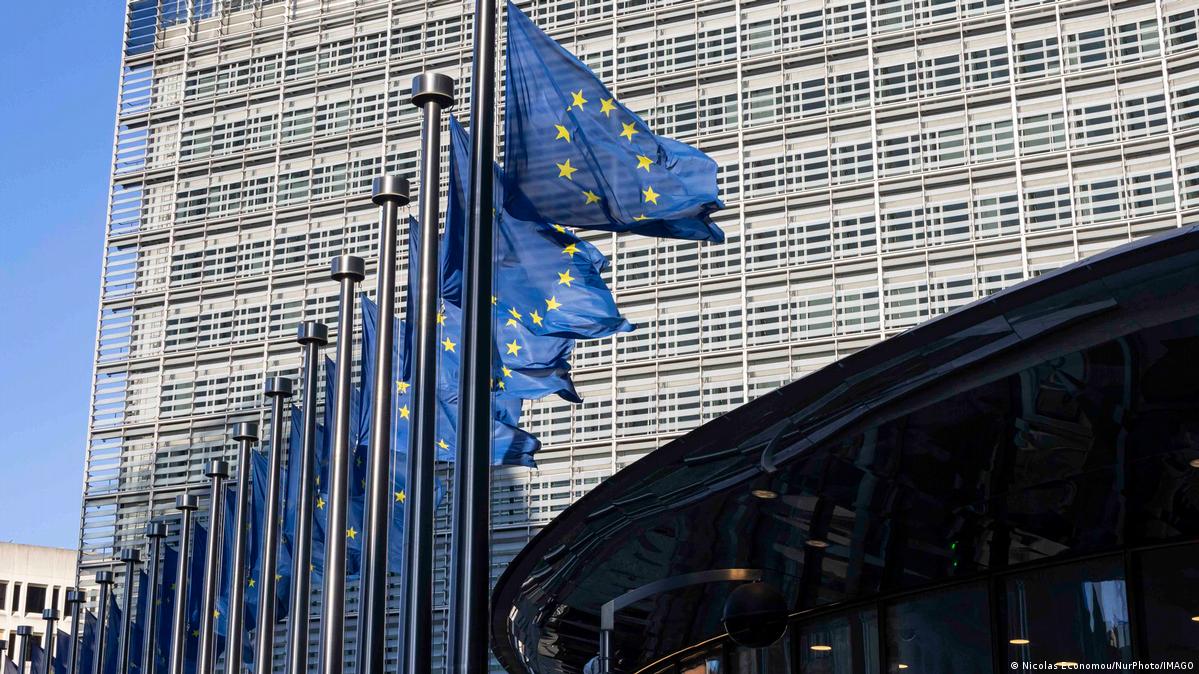 ΕΕ: «Ζυγίζουν» τη στάση τους οι Ευρωπαίοι προς τις ΗΠΑ