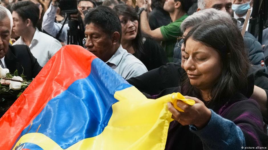 Cartels in Ecuador - Democracy under Pressure