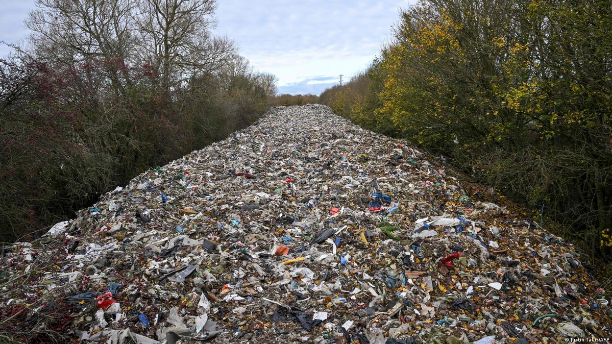 How criminals are trafficking illegal waste in Europe