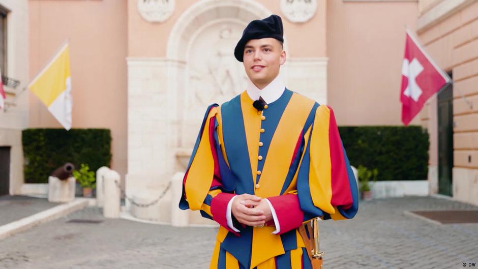 Bodyguards for the pope: Life in the Swiss Guard – DW – 11/22/2025