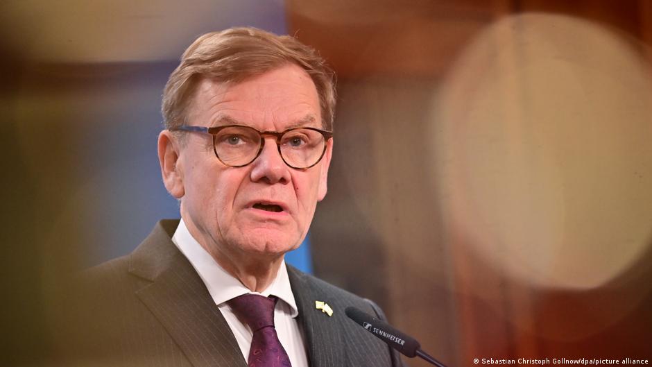 Wadephul: puntos sobre UE y OTAN, eliminados de plan de paz – DW – 24/11/2025