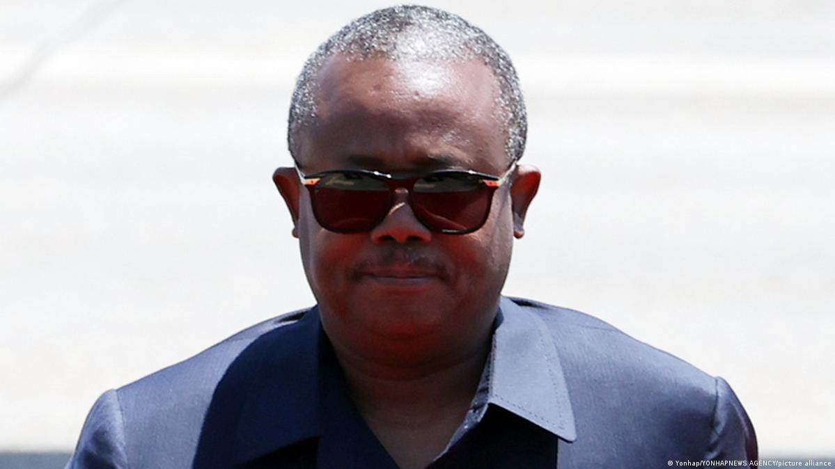 Coup d'état en Guinée-Bissau, le président Embalo arrêté ? – DW – 26/11 ...