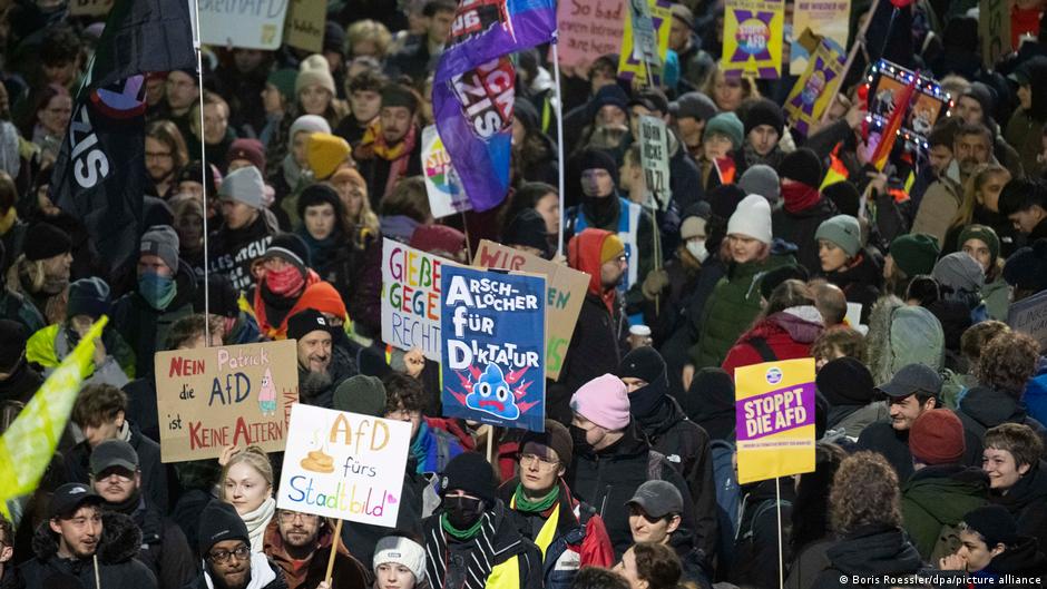 New AfD youth organization sparks major protest in Giessen – DW – 11/29 ...