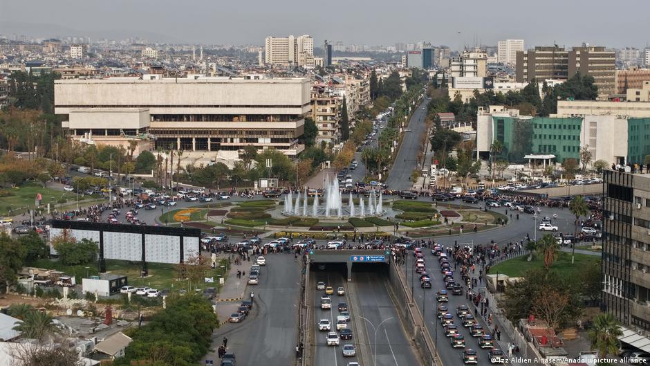 Esad'dan bir yıl sonra Suriye: Manzara parçalı – DW – 08.12.2025