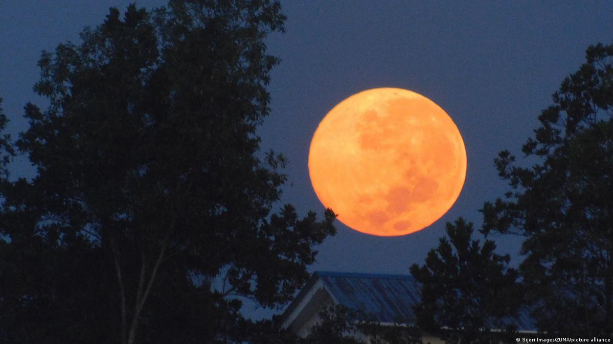 Fly me to the moon – der Mond in der Popkultur