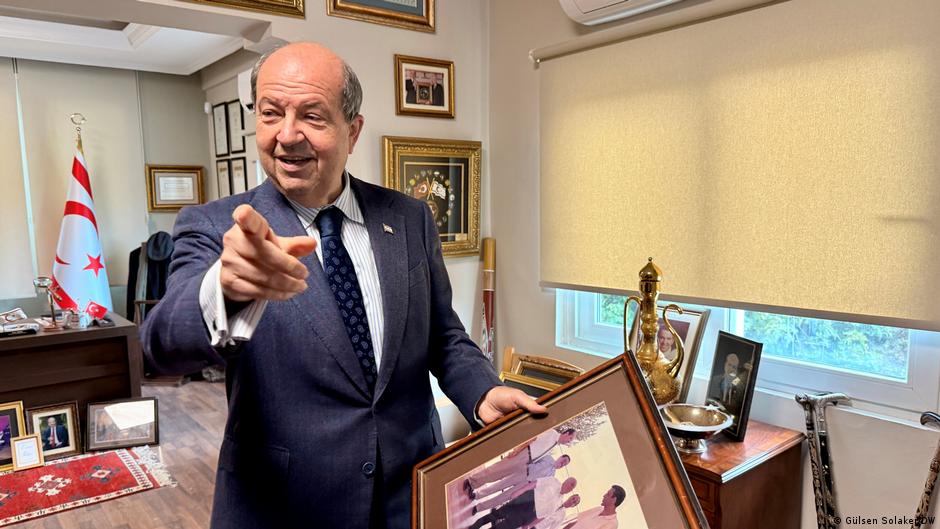 Ersin Tatar: Cübbeli Ahmet bana yüzde 5 oy kaybettirdi – DW – 11.12.2025