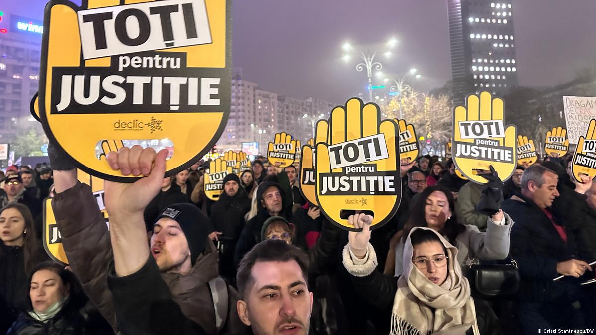 Romania in turmoil over judicial corruption revelations
