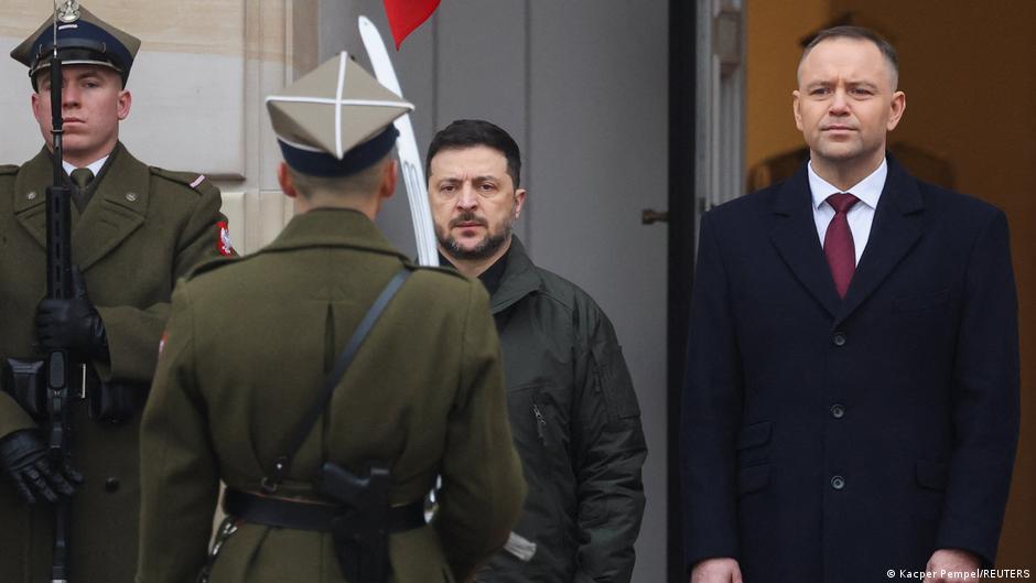 Da li Zelenski gubi odlikovanje i simpatije Poljske? :: DW :: RTCG ...