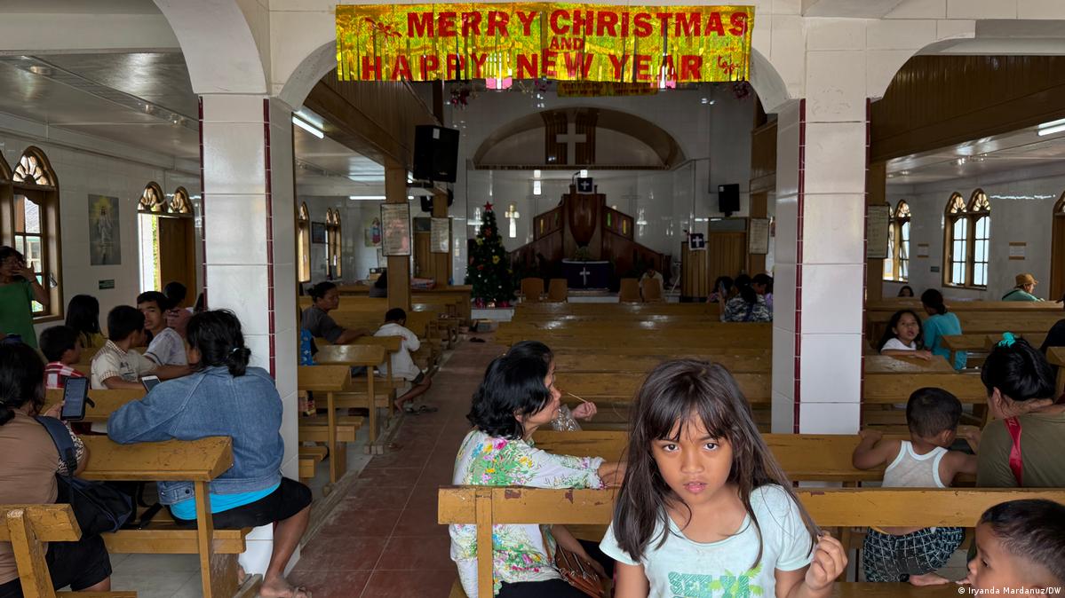 Menemukan Makna Natal di Pengungsian Bencana Sumatra