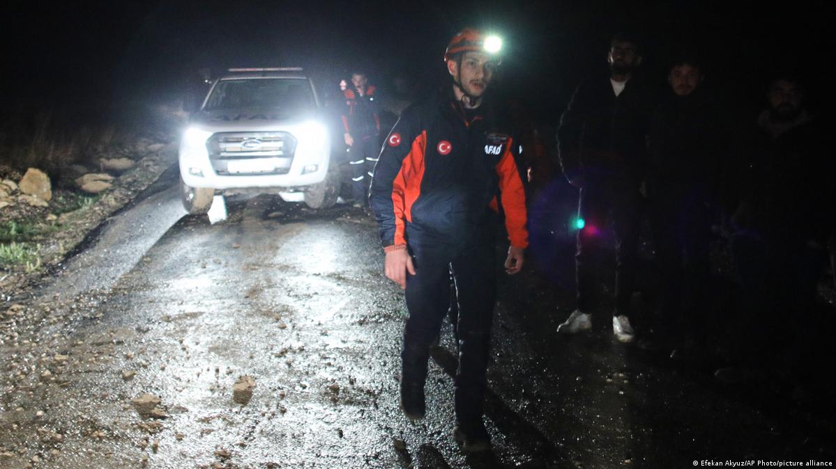 Muere jefe del Estado Mayor libio en accidente de aviación – DW – 23/12 ...