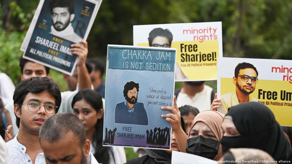 India: Supreme Court denies bail to Muslim student activists – DW – 01 ...