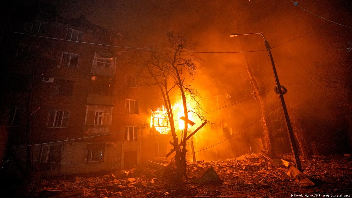 Ukraine updates: At least 3 killed in Russian attack on Kyiv – DW – 01 ...