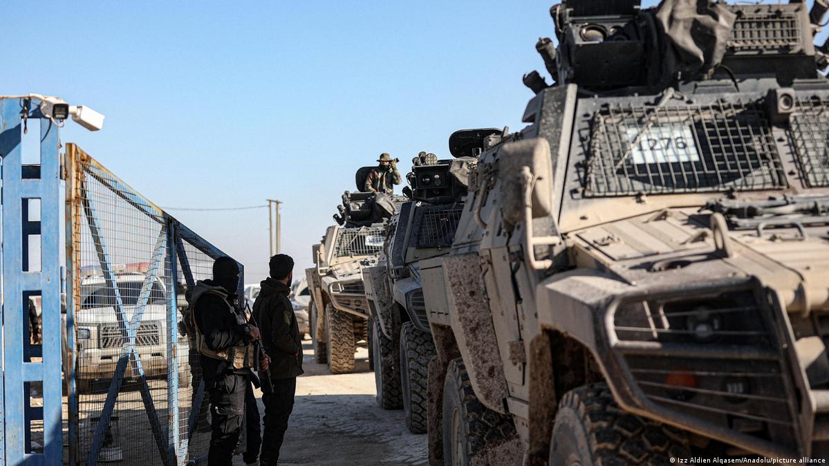 US begins transfer of IS fighters from Syria to Iraq