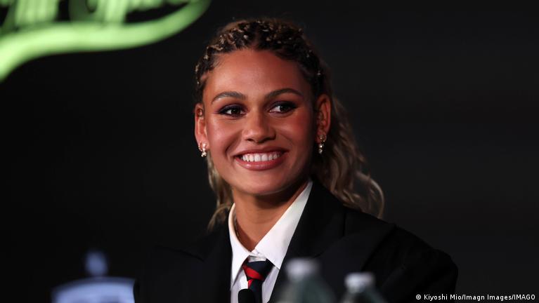 Rodman becomes new 'highest paid' female footballer