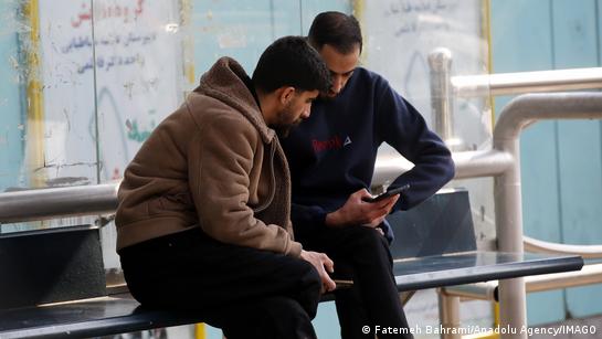 Iran turns internet back on, but old restrictions remain