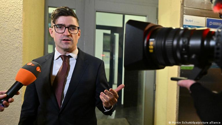 Germany's AfD bonds with Austrian far-right extremists