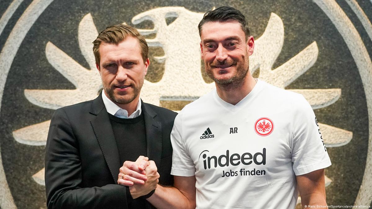¿Quién es Albert Riera, el nuevo entrenador del Eintracht?