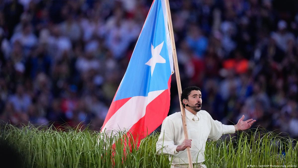 Bad Bunny celebra diversidade da América no Super Bowl