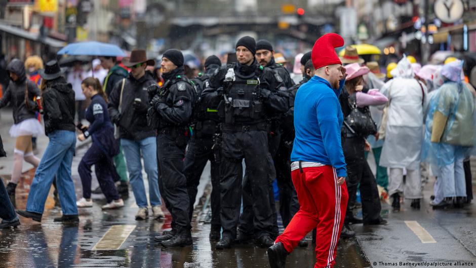 Germany news: Carnival security threat level remains high
