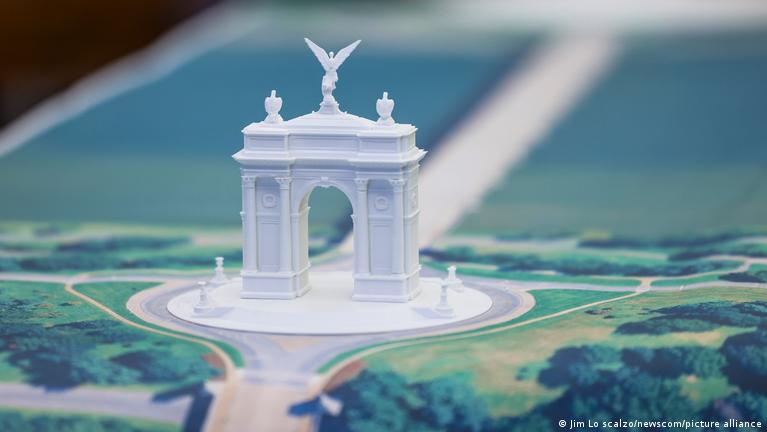 Trump's arch plan and the history of gateways
