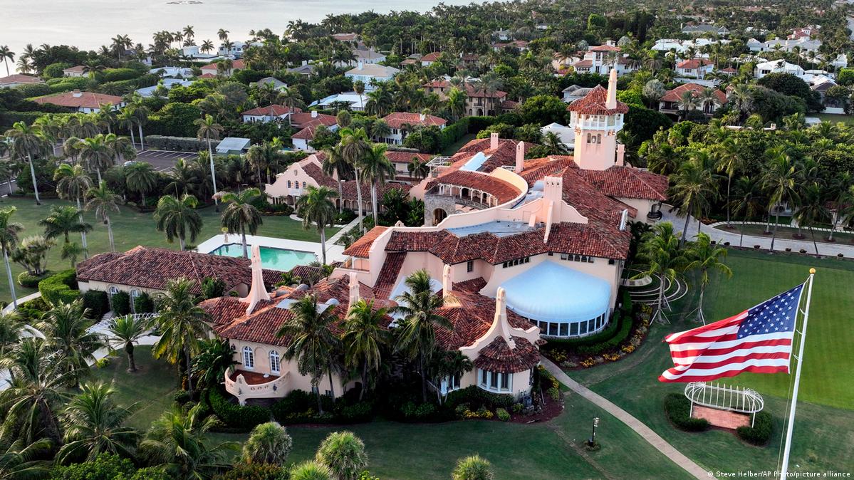 Secret Service shoots man dead at Trump's Mar-a-Lago
