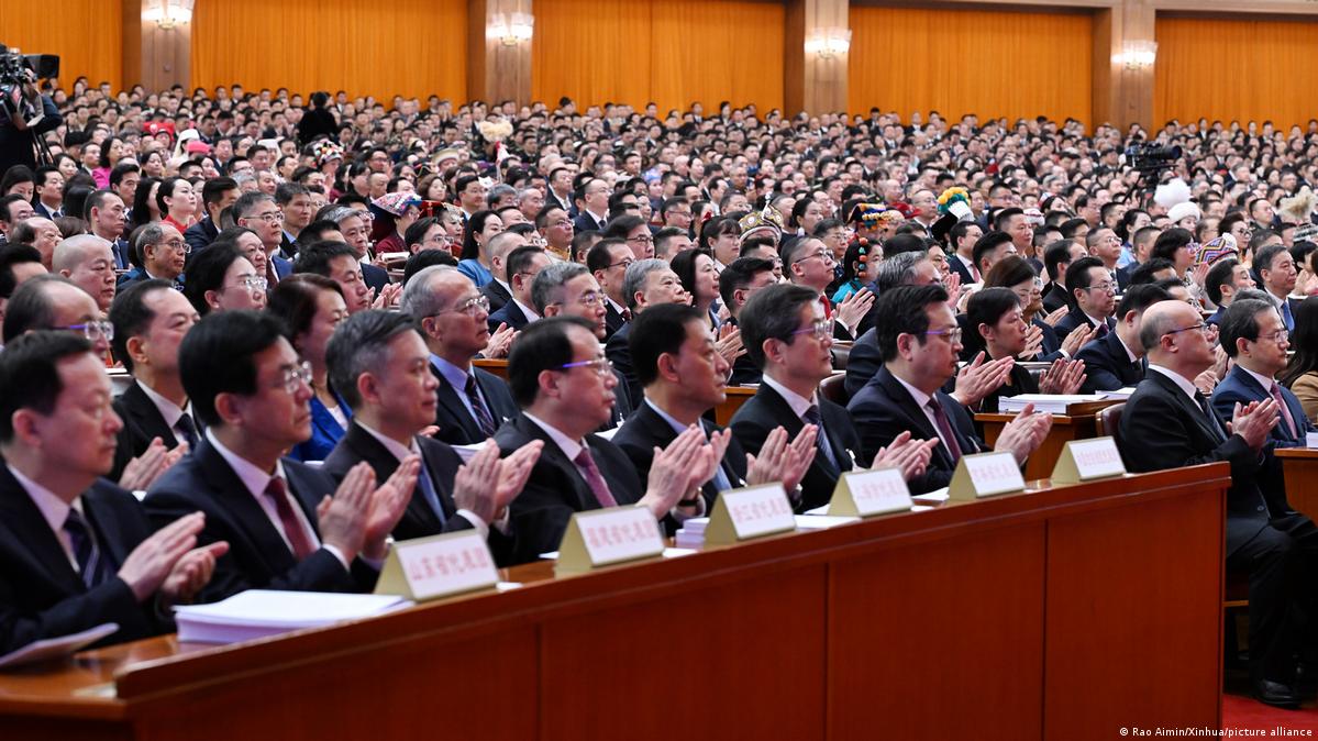 China bets on new tech, domestic demand at 'Two Sessions'