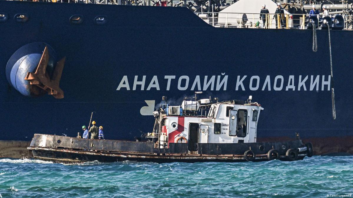Russian oil tanker docks in Cuba, the 1st since US blockade