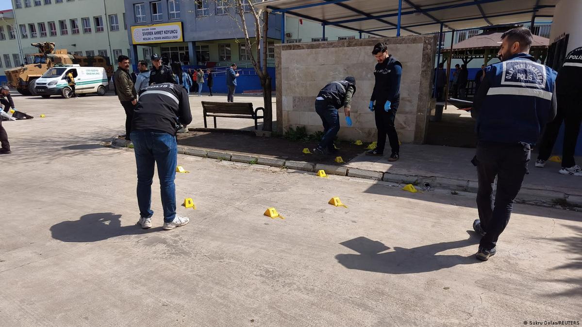 Turkey school shooting injures 16, teenage attacker dead