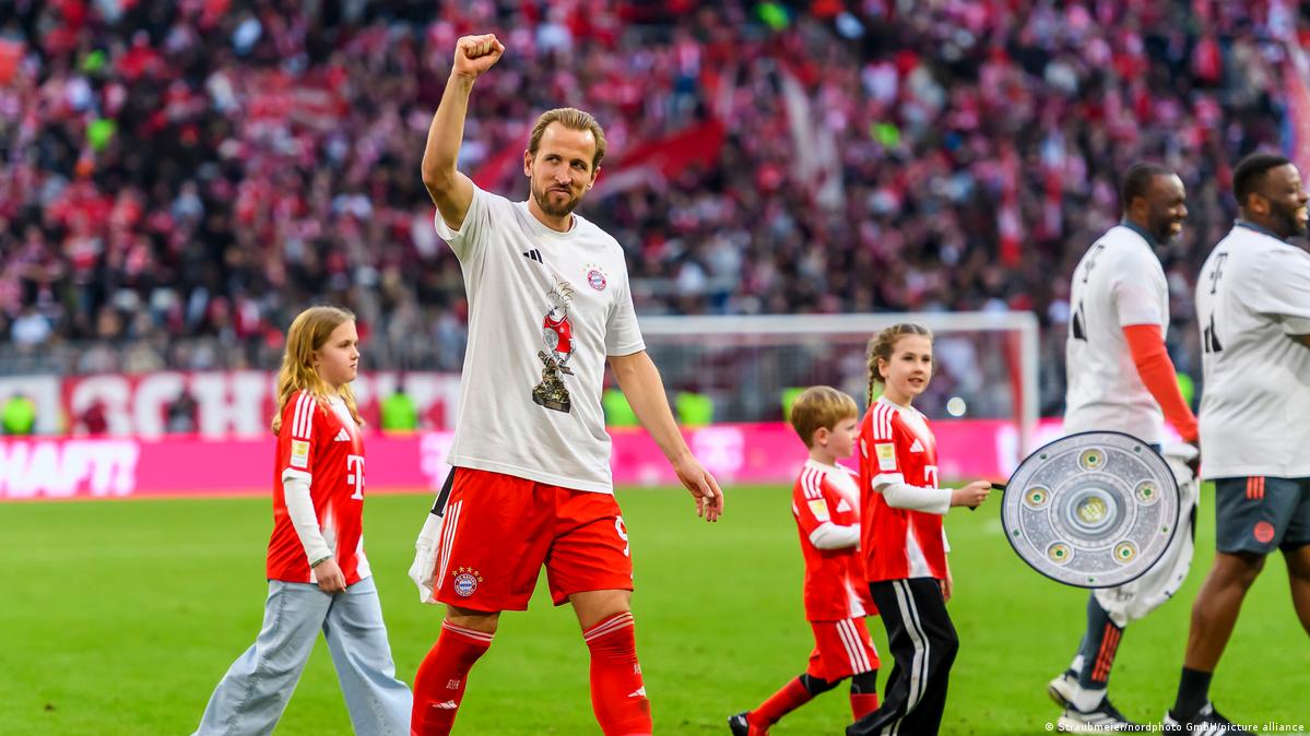 Bayern Munich beat Stuttgart to clinch Bundesliga title