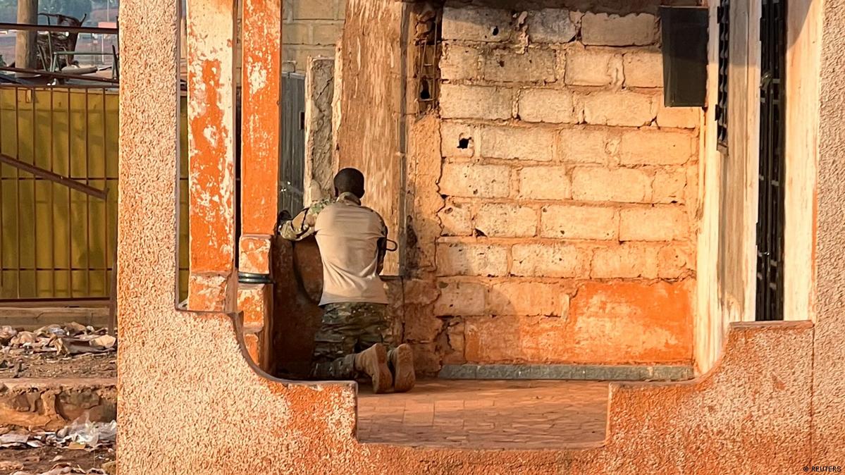 Mali: Fighting continues as Tuareg separatists claim Kidal