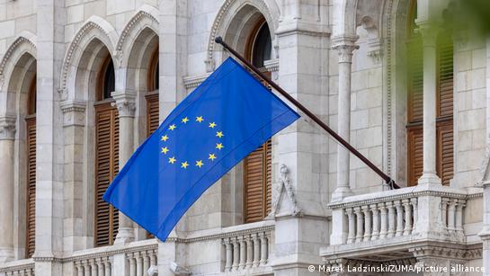 EU strikes deal on US trade pact ahead of Trump deadline