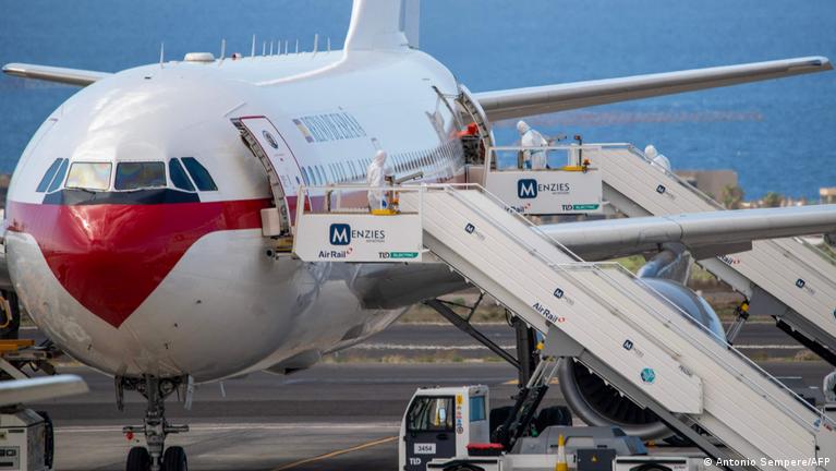 Hantavirus: Evacuated passengers begin returning home