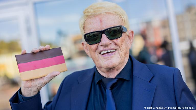 German singer Heino pushes back against the far-right AfD
