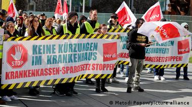 Germany news: Health care staff protest plan for major cuts