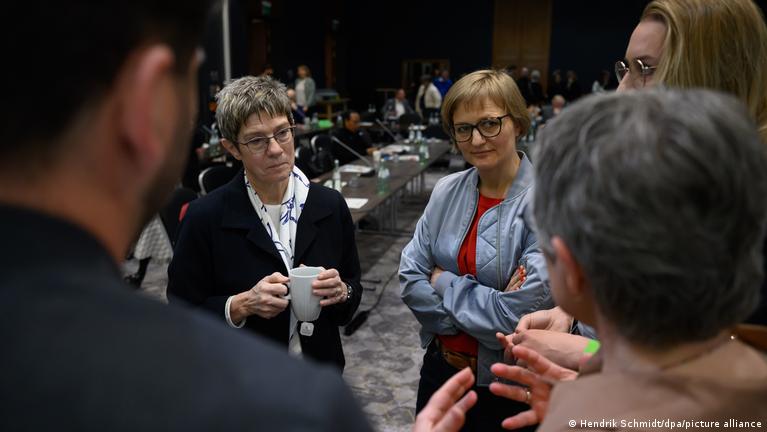 CDU und Grüne beleben die "Pizza-Connection" neu
