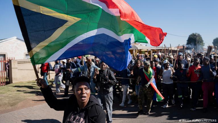 Nigeria, Ghana offer to help citizens leave South Africa