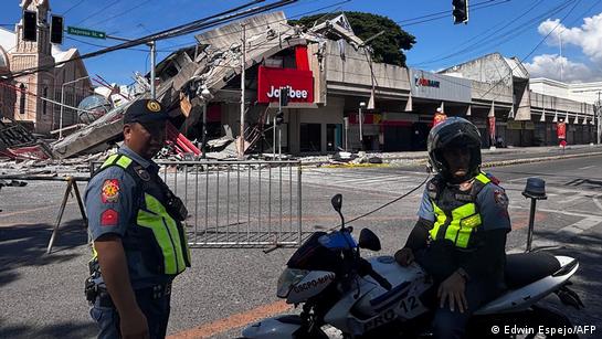 Terremoto de magnitud 7,8 destruye edificios en Filipinas
