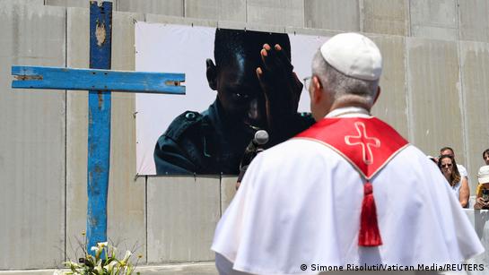 Pope Leo bows to migrants' 'dignity' in Gran Canaria