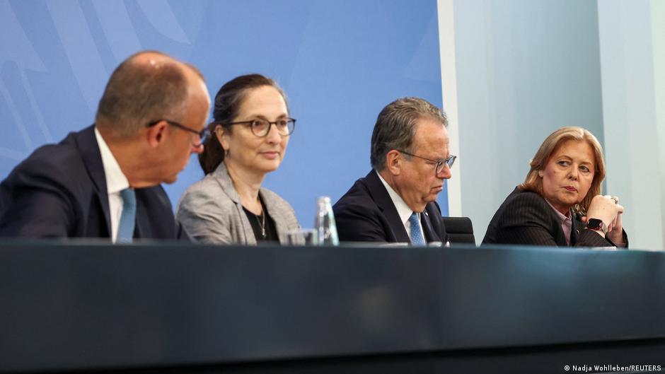 German pension plans draw praise, criticism
